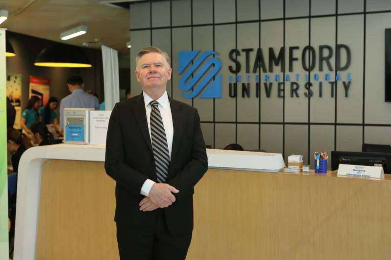 1.Dr. Andrew_stamford - เดอะพับลิกโพสต์